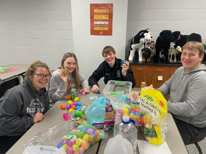 GHEC students ready to ‘egg’ yards | News, Sports, Jobs - Fairmont Sentinel